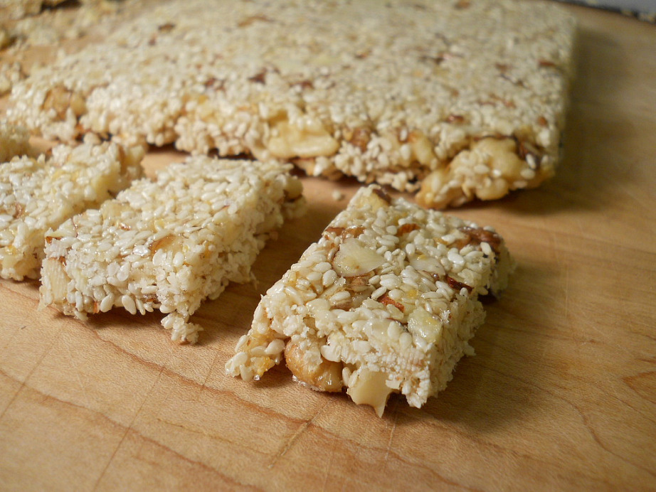 By Vee Vee: Easy Sesame Candy