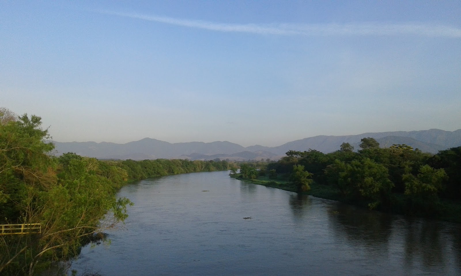 Sol nascente sobre o Rio Paraíba - Pindamonhangaba - SP