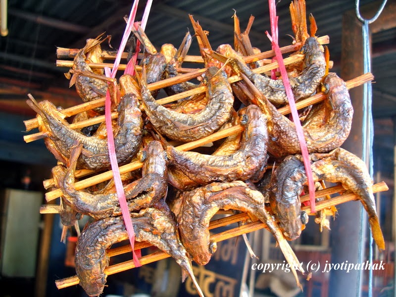 Taste of Nepal: Tomato Pickle with Sukuti Fish - (गोलभेडा को अचारमा ...