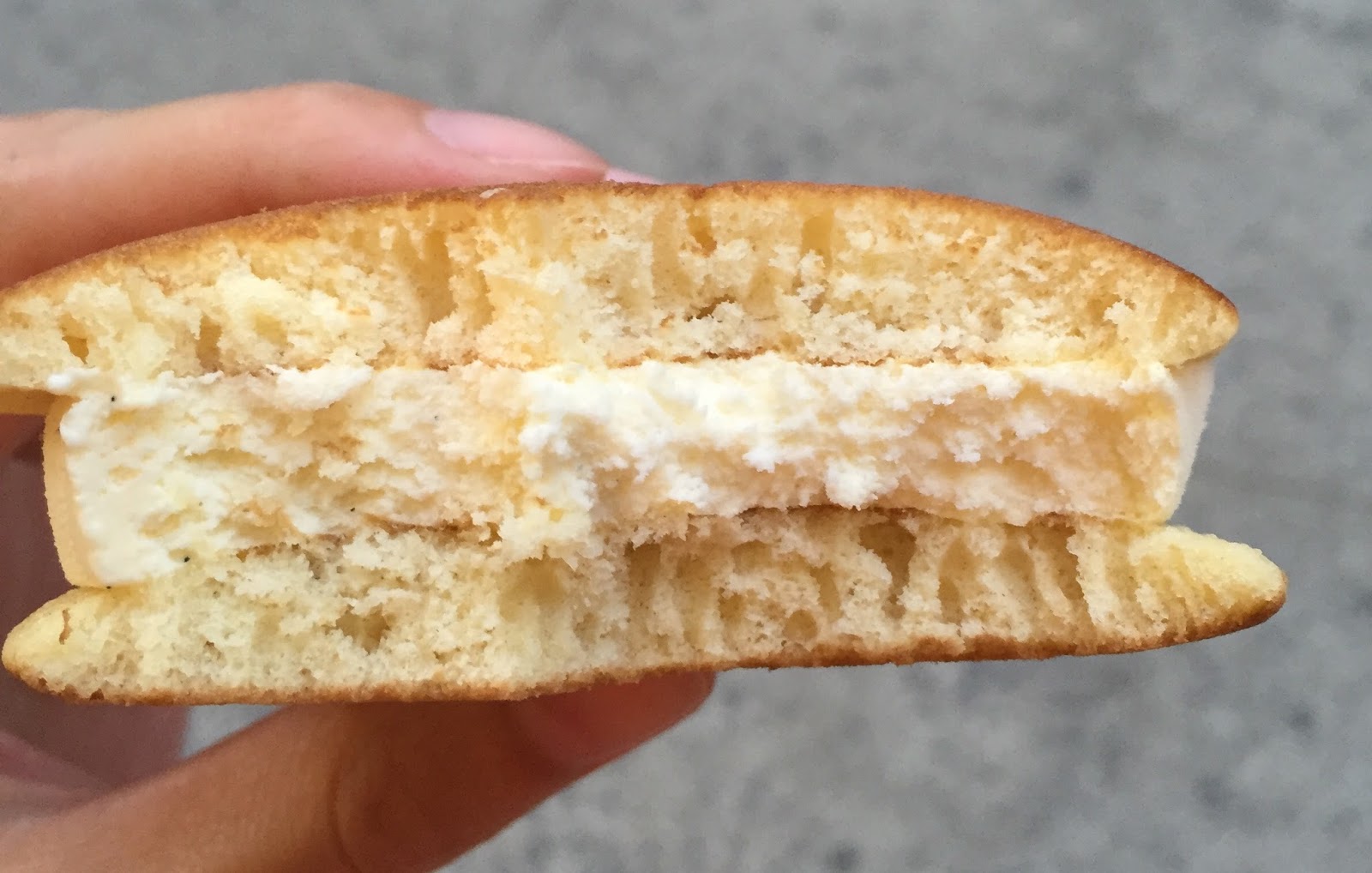 Doraemon Ice Dorayaki / ドラえもん アイスどら焼き ~ I'm Made of Sugar! - Chihiro's ...