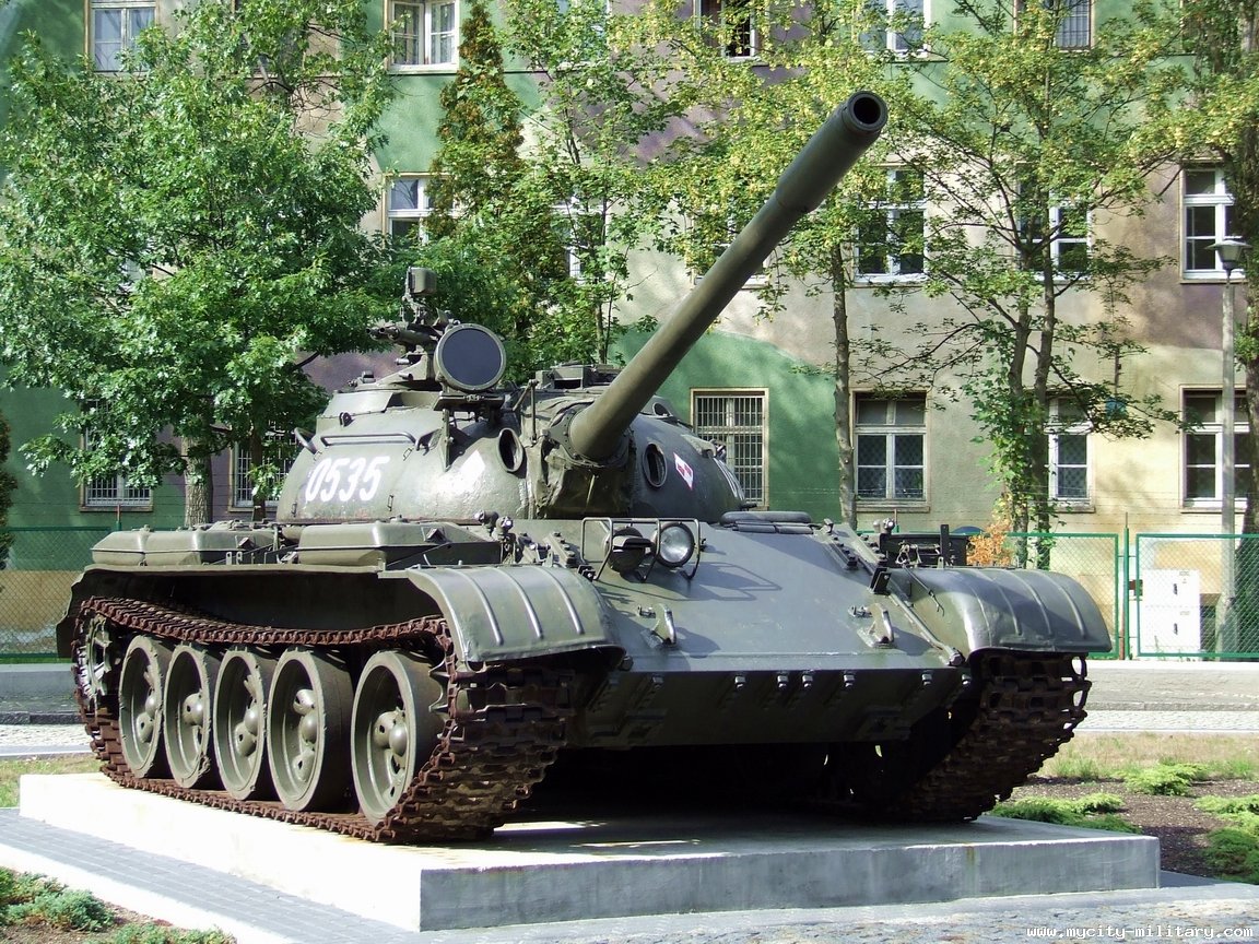 Titova Jugoslavija: Tenk T 55 ( VIDEO )