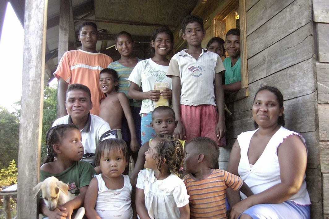 Ubicacion y situacion social de las etnias Pech y Tawahkas Honduras