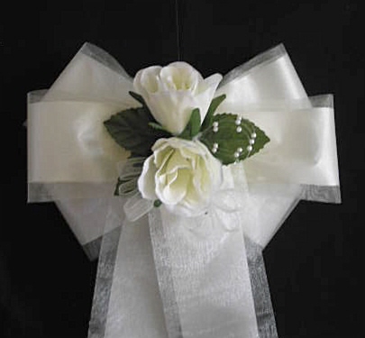 Plushy Weddings Bespoke Pew End Bows and Wedding Accerssories: Pew End Bows