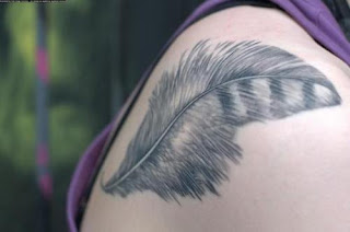 25+ Tattoo Designs: Feather Tattoos