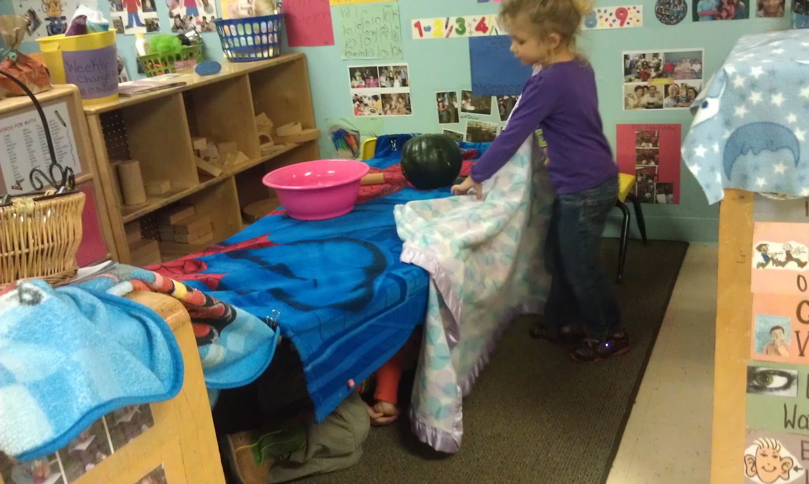 Partners In Blogging: Fort Building in the Classroom!!