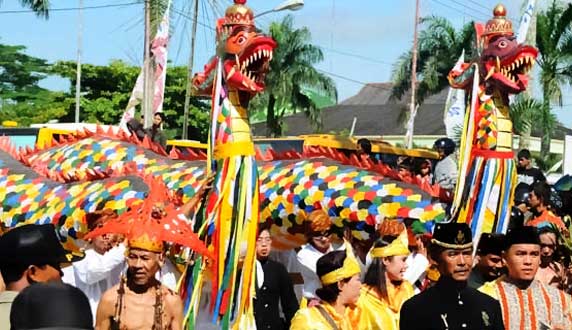 CIOFF INDONESIA: Erau Adat Kutai and Folk Art Festival (EIFAF) 2016