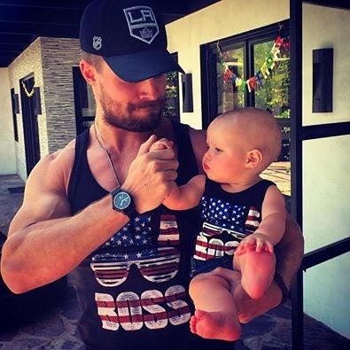 Hudson Taylor Your Mind: Stephen Amell Shows Off Daughter, And Buff Arms.