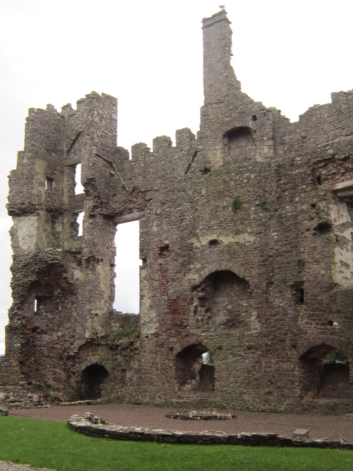 Highlands and Welsh Marches: Showering at the Castle