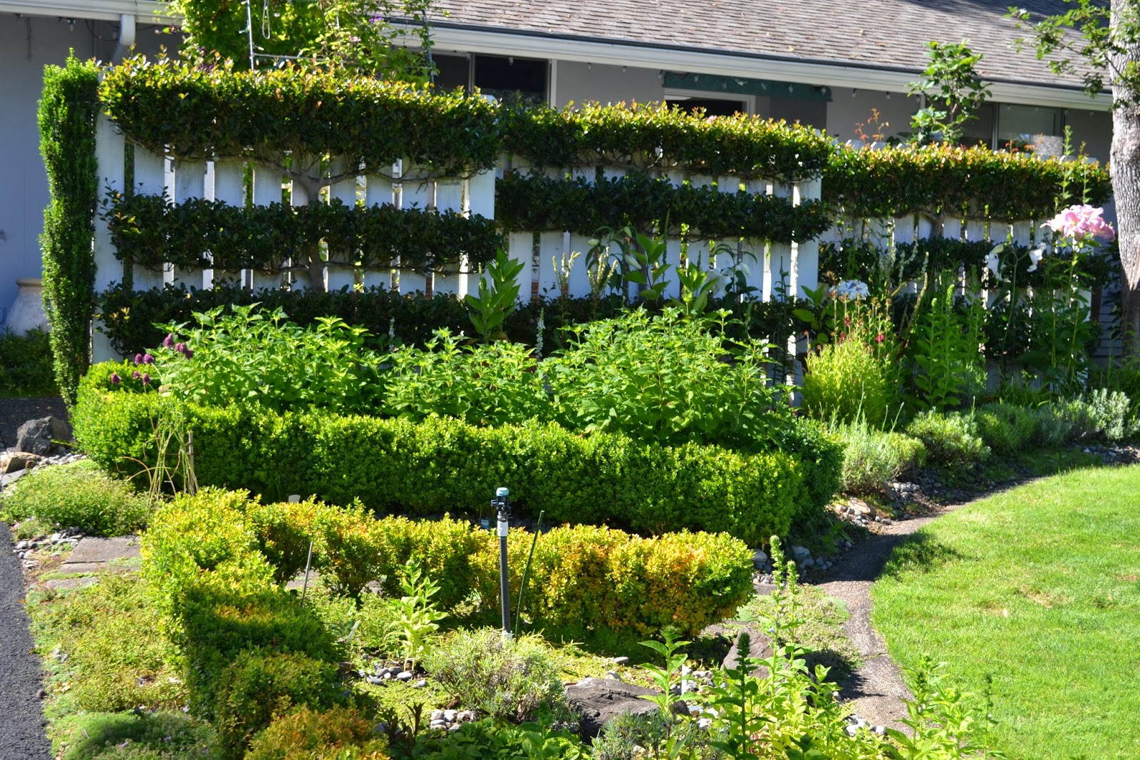 The Outlaw Gardener: The Garden of Bill & Cheri Hansen