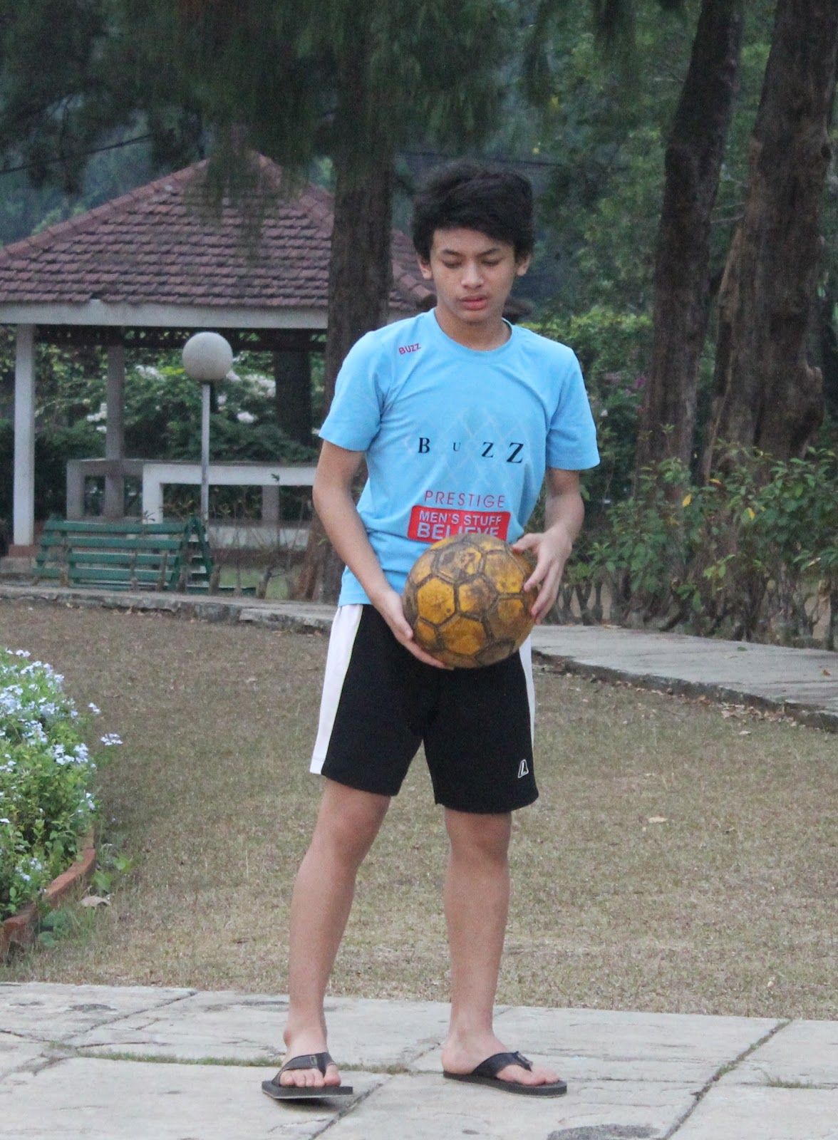 YUSUF MAHARDIKA PUTRA LINGGA: TENDANGAN SI MADUN