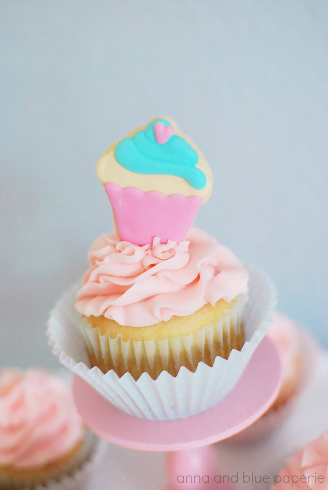 anna and blue paperie: Pink and Aqua Cupcake Theme Party