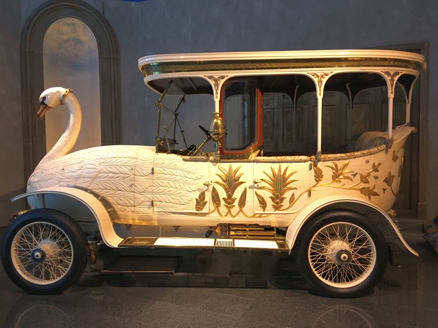 Casa Splendini: Swan Car