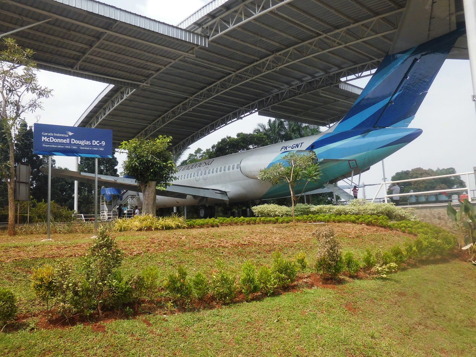 MY MIND: Mengunjungi Pesawat Garuda Indonesia DC-9-32 PK-GNT di Museum ...