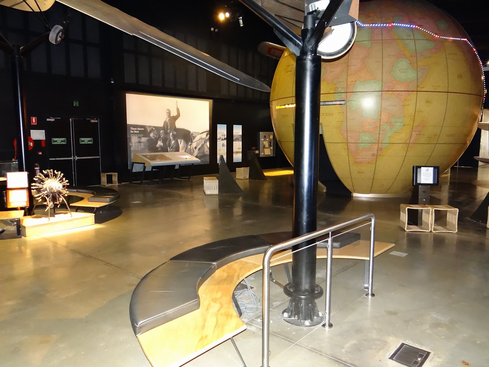 Air Queensland.blogspot: Hinkler Hall of Aviation - The story of Bert ...