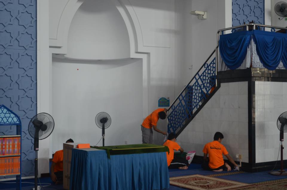 Program Khidmat Masyarakat: PROGRAM GOTONG- ROYONG MASJID