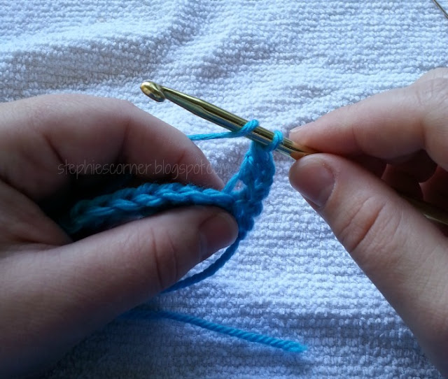 Stephie's Corner: crochet 101 :: crochet in the front loop