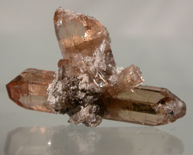 CRISTALE-GEODE-MINERALE: TOPAZ