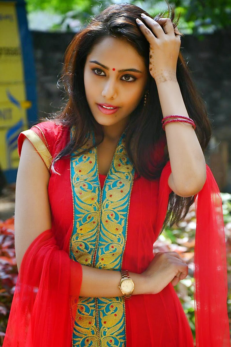 NEW CUTE INDIAN GIRL KHENISHA CHANDRAN SOUTH INDIAN ACTRESS IN RED ...