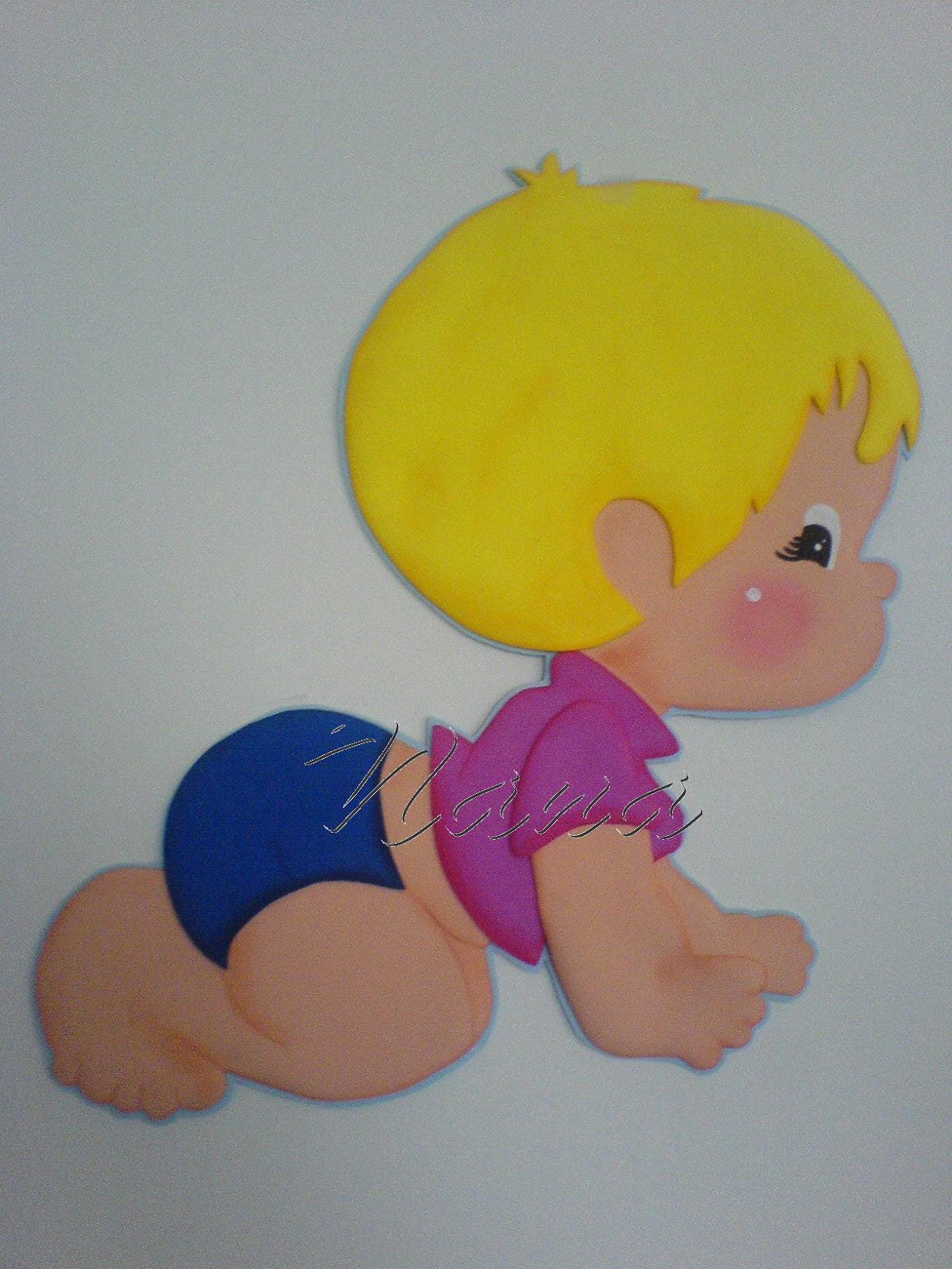 Bebé gateando en foami - Imagui