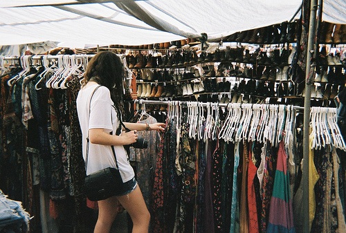 The College Girl's Guide to Thrifting - College Gloss