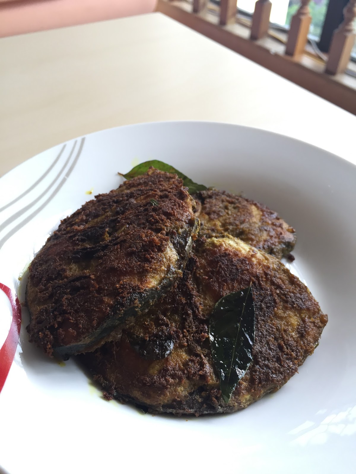 Adukalaii - My Kitchen : NEY MEEN VARUTHATHU / SPICY FISH FRY