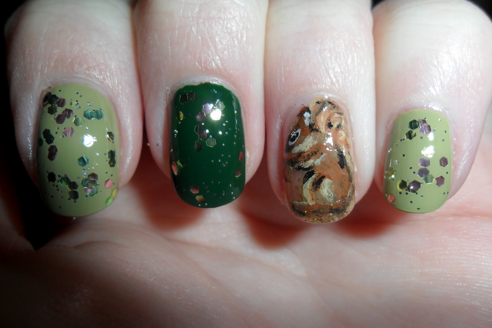 Sara Fisk; Nail Art: Squirrel & acorn nails part 1