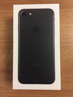 iPhone 7 Unboxing Pictures