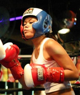 Annie Cruz – Idol Features