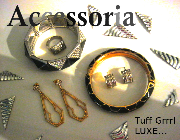 shopfreak: Accessoria Giveaway!