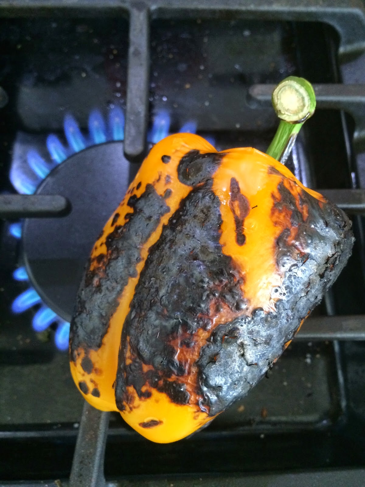 Little Chef Ashley : How To Char-Roast Peppers