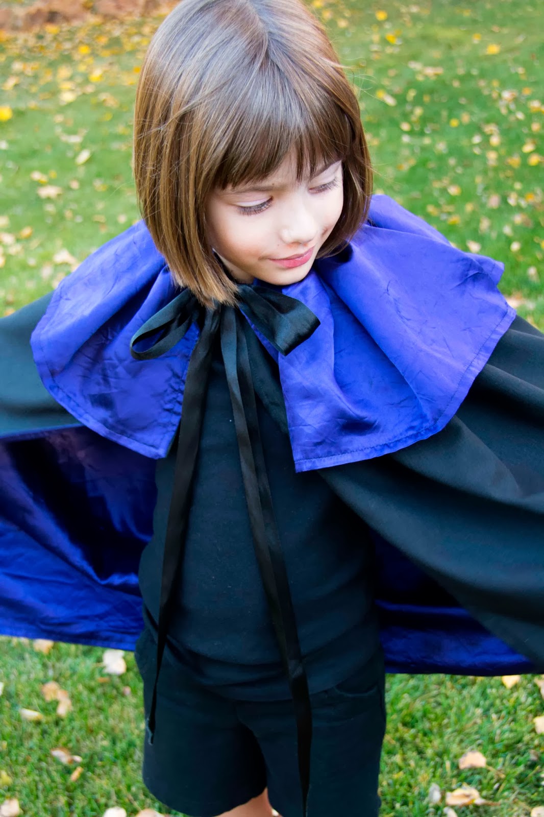 Aesthetic Nest: Sewing: Opera Collar Halloween Cape (Tutorial)