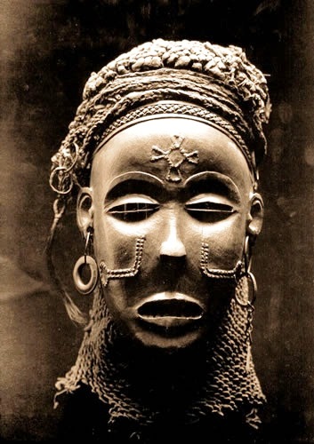 Torre da História Ibérica: Máscaras Africanas