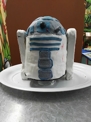 What Bronte Made Next: R2D2 Cake