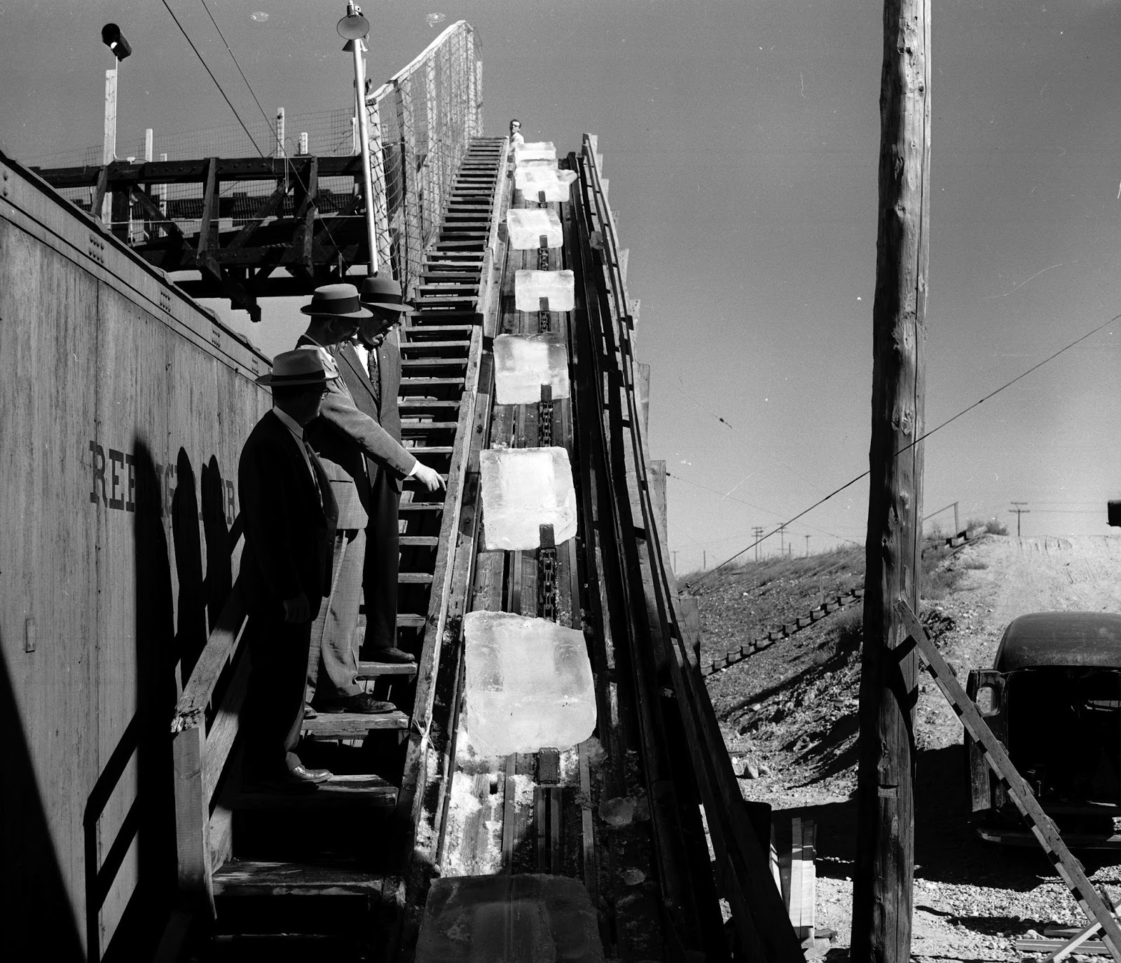 Big Bend Railroad History: Othello Icing Platforms-2