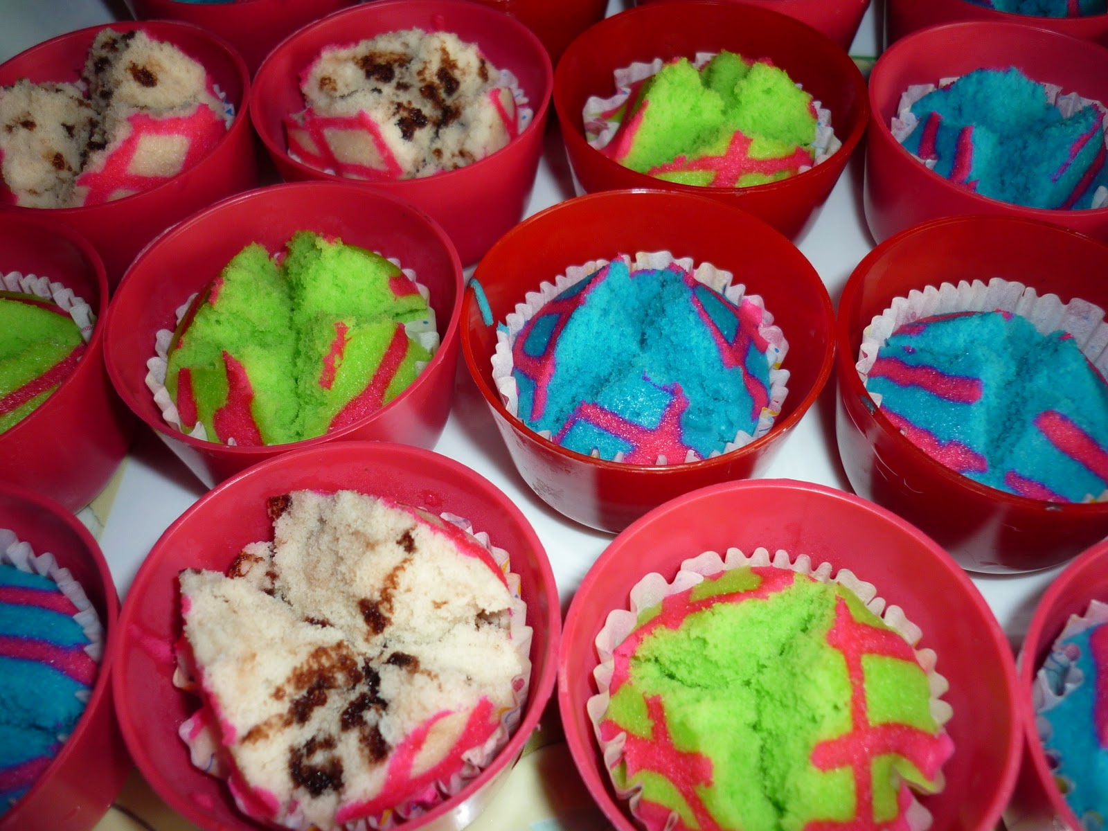 periuk cidda....: APAM SENYUM vs APAM MEKAR