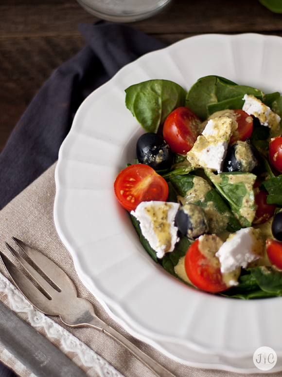 Una deliciosa versión de la famosa ensalada italiana - Jaleo en la Cocina