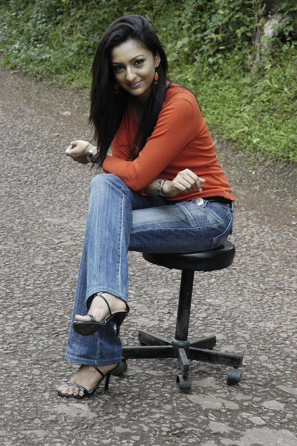 Hot images Lanka: Anjula Rajapaksha is an one of the leading teledrama ...