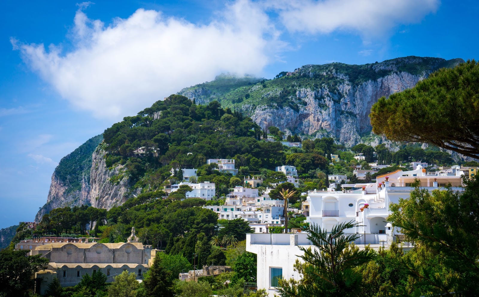 A Minute in the Life of Maria: Capri, Italy