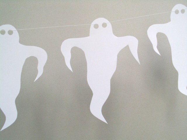 Handmade Paper-Heaven: Ghost banner / Banner cu stafii