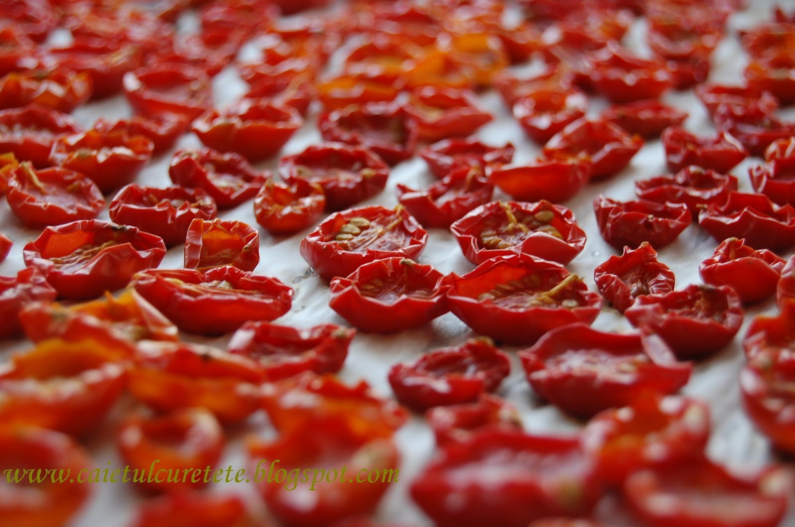 Caietul cu retete: Rosii cherry deshidratate