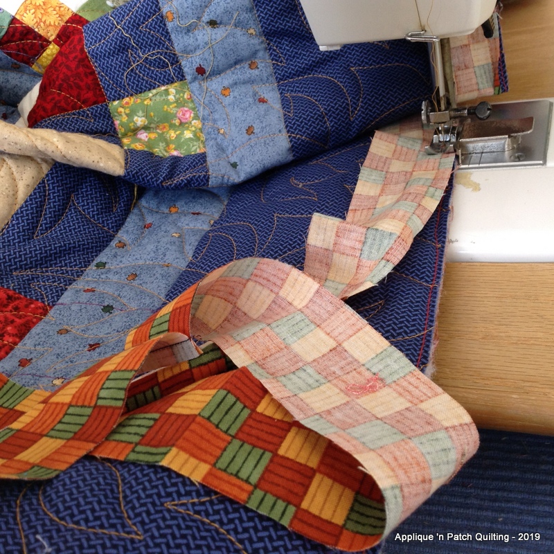 Applique 'n Patch Quilting: Binding away ....