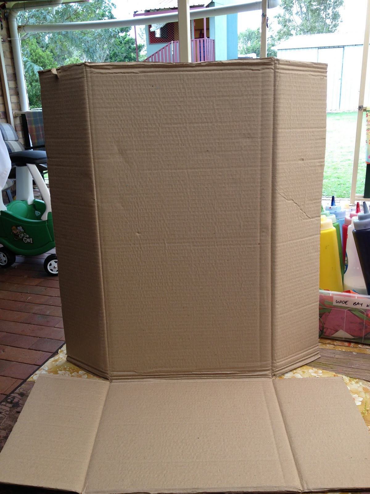A Real Life Mum: Cardboard Box Puppet Theatre
