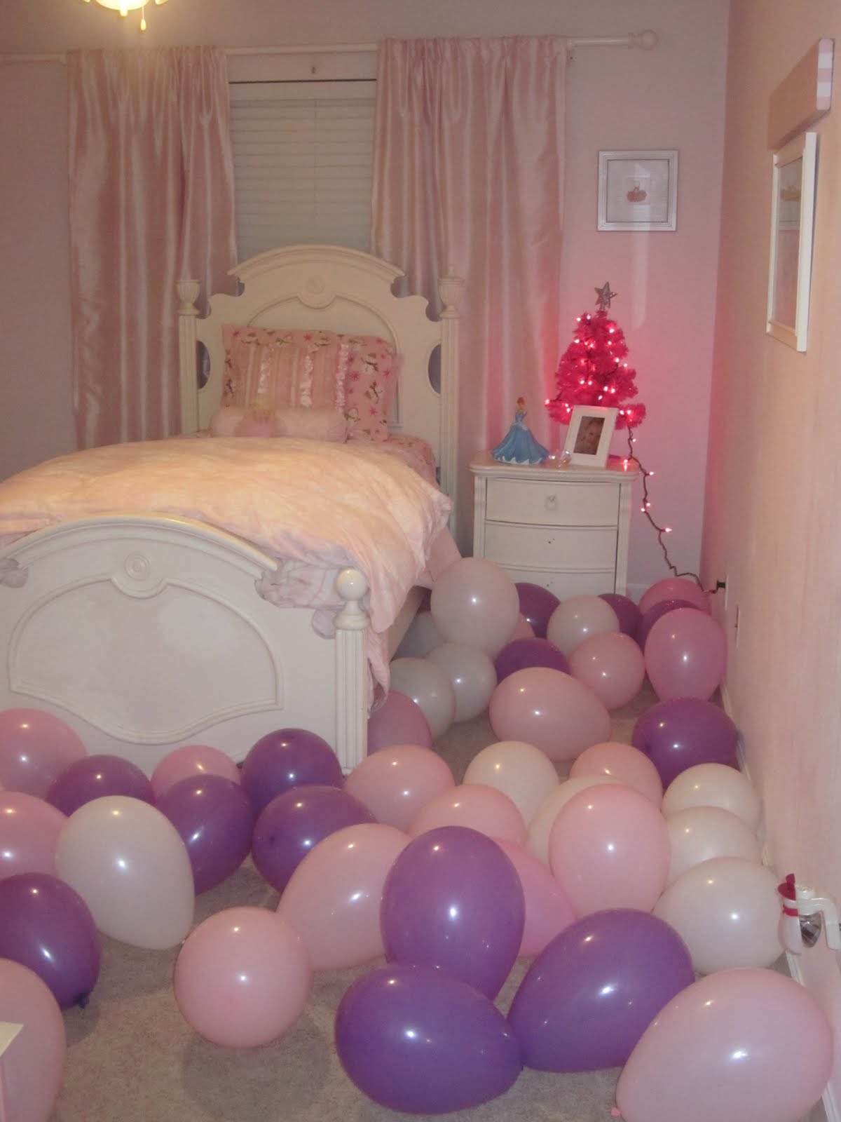 Simply Breathtaking: A room full of balloons!