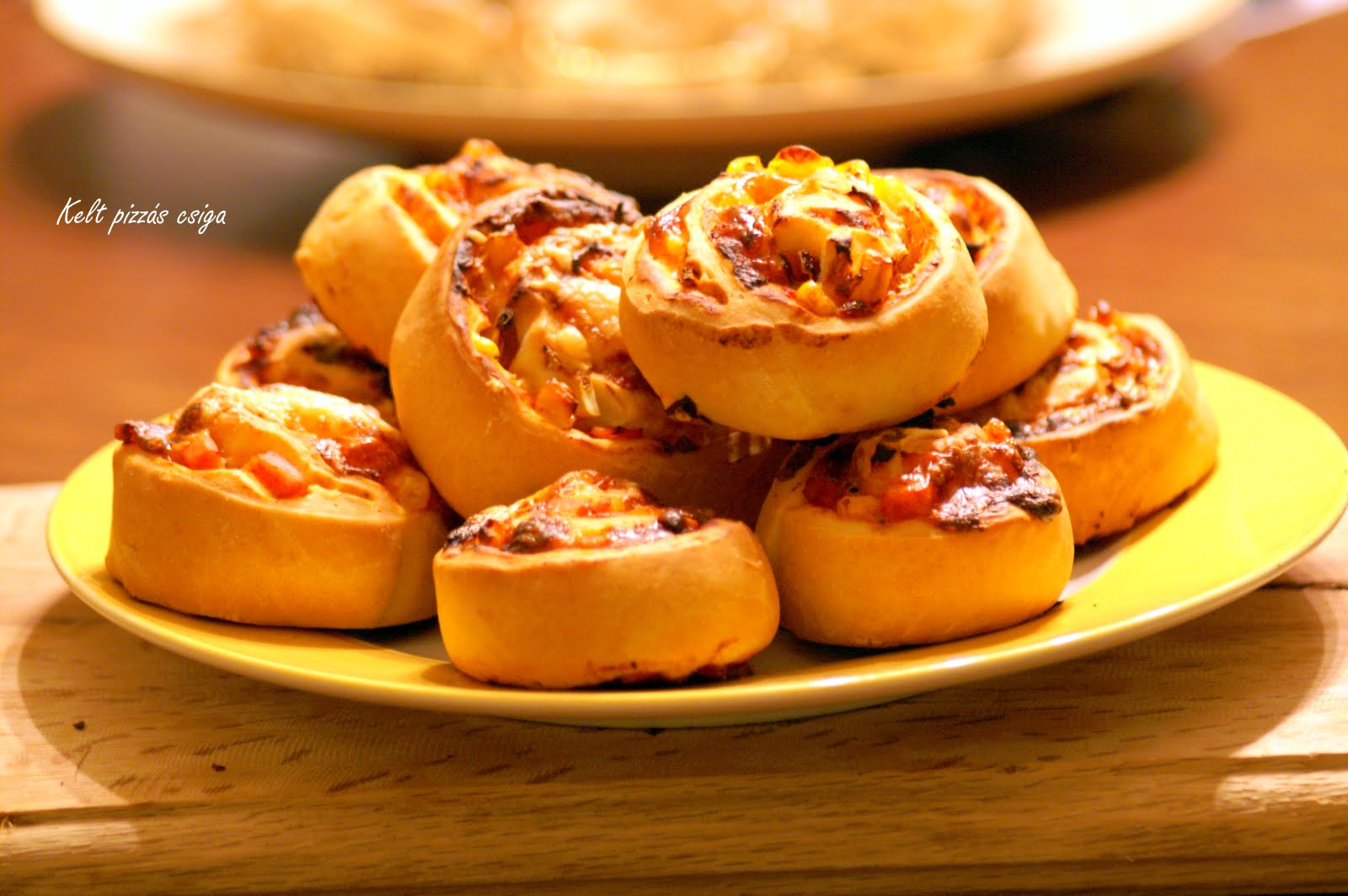 kreatív konyha: Kelt pizzás csiga