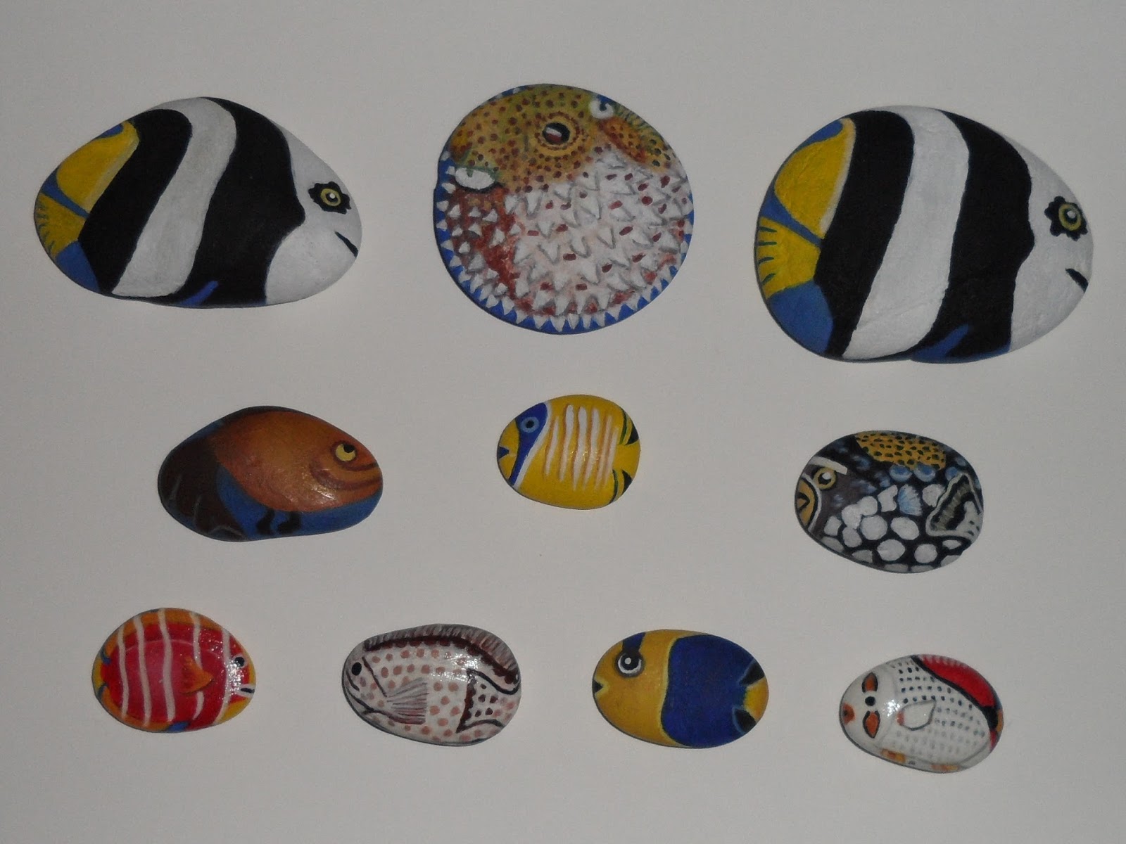 ClarArt L' angolo delle fantasie: Sassi dipinti