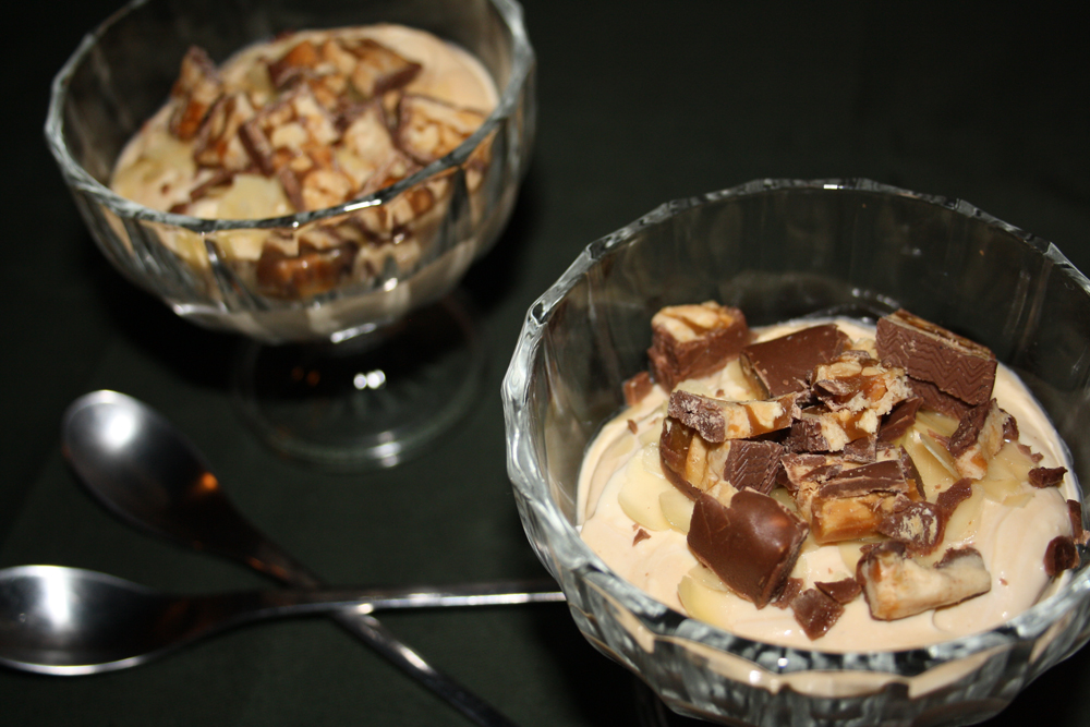 Kohvik Zacary: Iirise-kohupiima magustoit & Iirise-hurmaa kohupiimakook