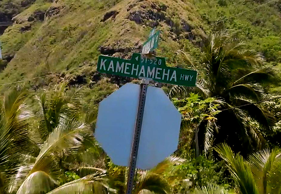The 99 Cent Chef: Windward Shore & Keneke Grill - Hawai'i Travelogue Video