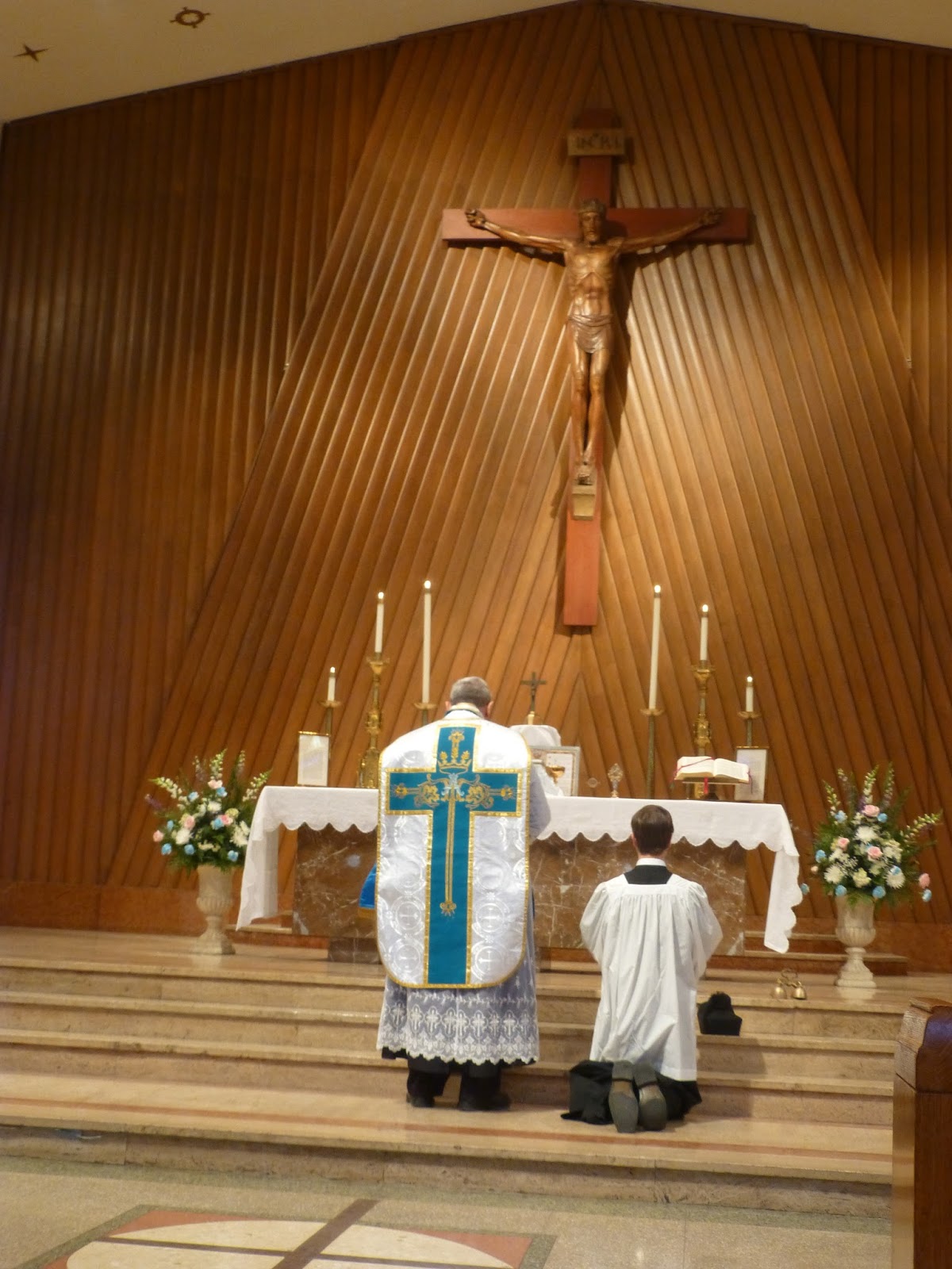 Knights of Columbus Latin Mass: Report: Rorate Mass, Consecration to ...