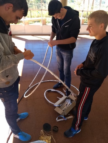 Calefón Solar "Materiales Reutilizados": Calefón solar Casero