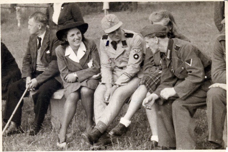 NAZI JERMAN: Foto 4. SS-Polizei-Panzergrenadier-Division